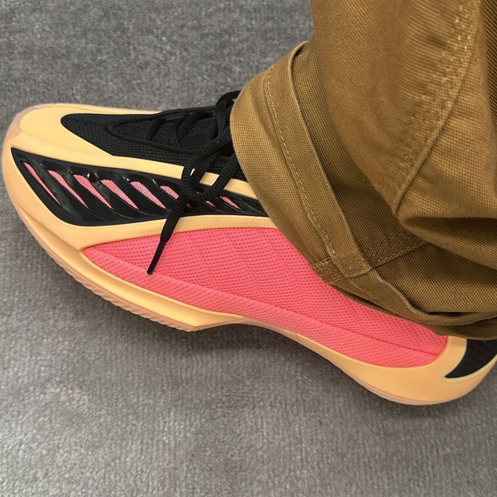 Les Adidas AE2 enfin dévoilées ! – Sneakers Culture